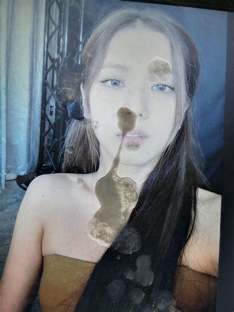 Jisoo Scrolller