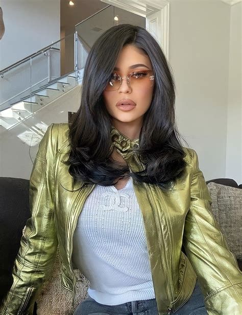 Pin By Mantz On Fashion Eyewear Kylie Jenner Outfits Jenner Hair