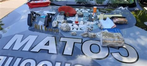 Duas armas de fogo e drogas são apreendidas pelo Cotam da PMCE em