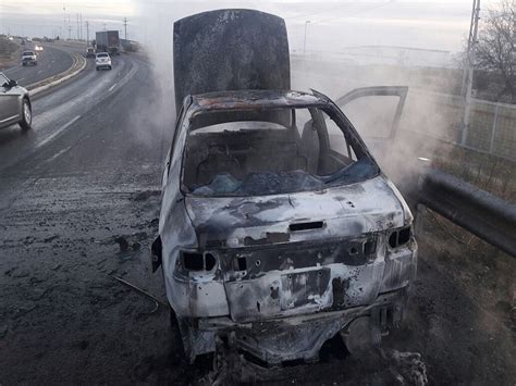 Incendio de vehículo provoca caos vial en la carretera 57 La