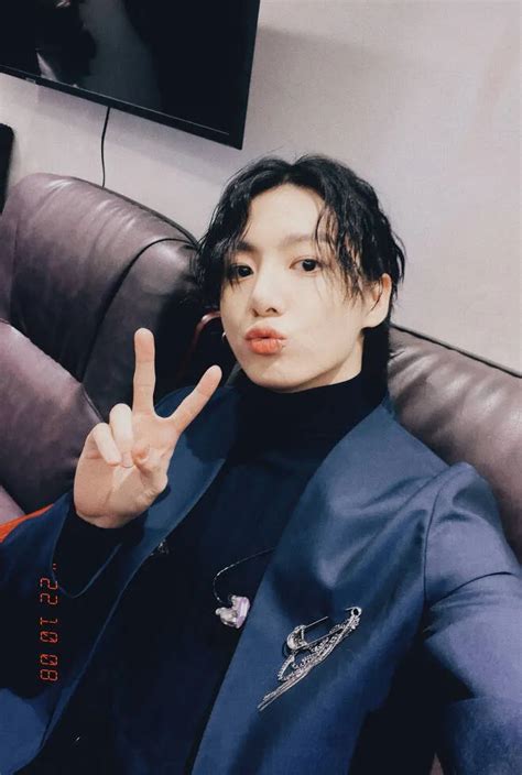 La Voiture De Jungkook De Bts Vendue Pour Près Dun Million Deuros Aux