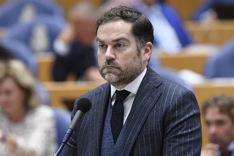 Dijkhoff Eist Plan Van Aanpak Nederlands Voetbal Vandaag Inside