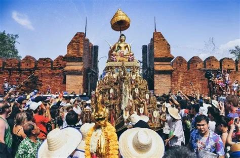 旅游业收入超1400亿泰铢于泰国宋干节期间—有困难找奋美