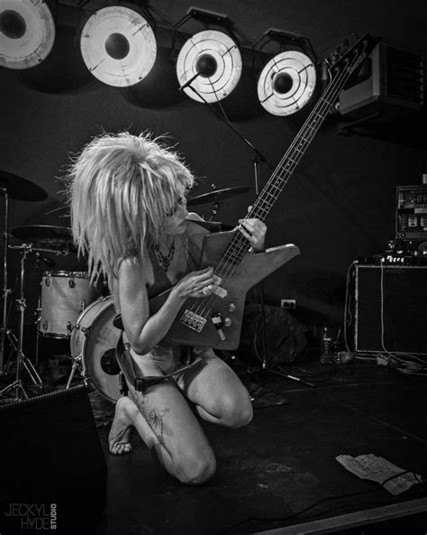 Camille Debrays Feet