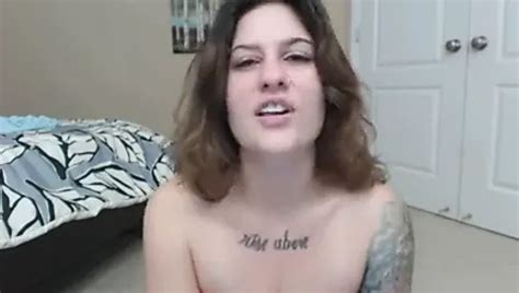 かわいい日本人の女の子が顔にザーメンをぶっかけられる Xhamster