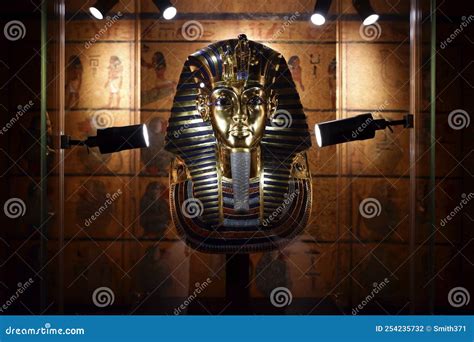 Death Mask Of Tutenkhamun With Blurred Background In The Touring