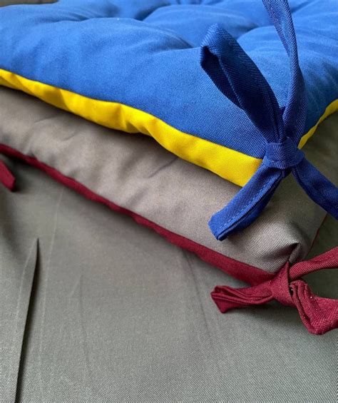 Подушка на стільці стулья кресла табурети на кухню зі завязками 70 грн Текстиль Старий