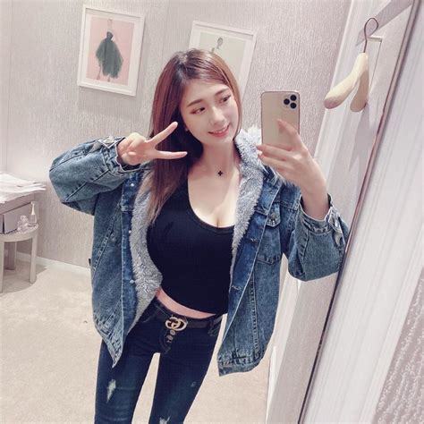 Vivian♥️謝薇安 Vivian19941008 台湾知名网红模特美女精选100p 爱看ins