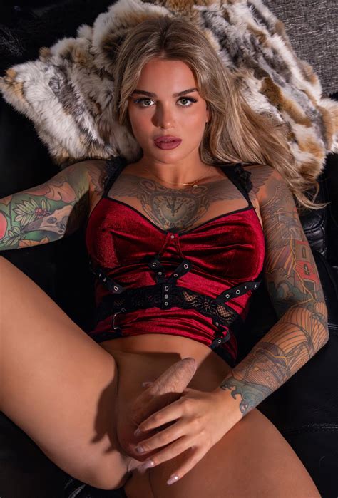 Ts Lily Adick
