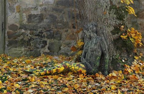 A Naked Woman Is Hidden In This Picture Can You Find Her Wise Thinks