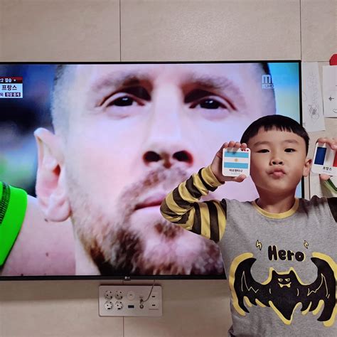 코니의서재 육아일상소통 카페힐링 어느새 밤이에요 아이가 잠든 사이 엄마의 시간이 시작됩니다 어떤 날은 책을 읽어주다가 엄마가 먼저 잠드는 날도 많아요