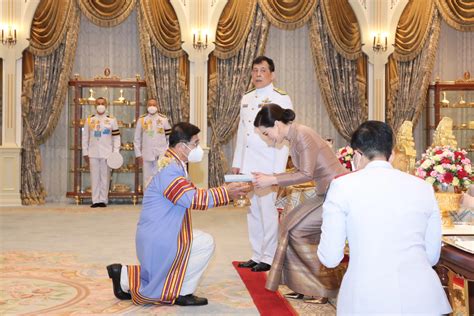 พระราชินี ทรงรับการทูลเกล้าฯ ถวายปริญญา ครุศาสตรดุษฎีบัณฑิตกิตติมศักดิ์ มหาวิทยาลัยกาฬสินธุ์