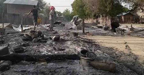 Dvb မြစ်ခြေမြို့တွင် စစ်ကောင်စီစစ်ကြောင်း မီးရှို့သဖြင့် အိမ် ၁၅၀ ခန့်ပျက်စီး