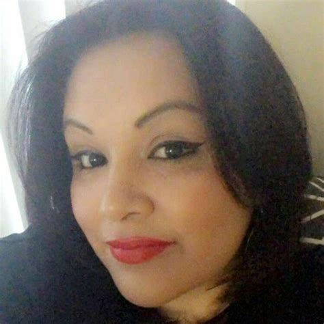 Stream Iris Arias 9 Music Listen To Songs Albums Playlists For Free