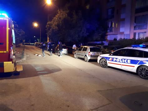 Faits Divers Avignon Un Jeune De 17 Ans Poignardé à Mort à La Rocade