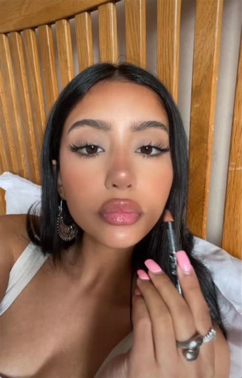 Pin By 𝒩𝒶𝓎 On The Lifestyle Eye Makeup Simple Makeup Makeup Routine