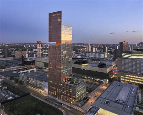 Making The Case For Globalism In Architecture Without Going Back To The International Style