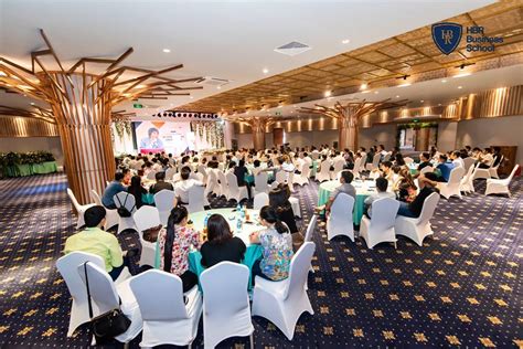 Hn Trường Doanh Nhân Hbr Tuyển Dụng Nhân Viên Full Time Phó Phòng