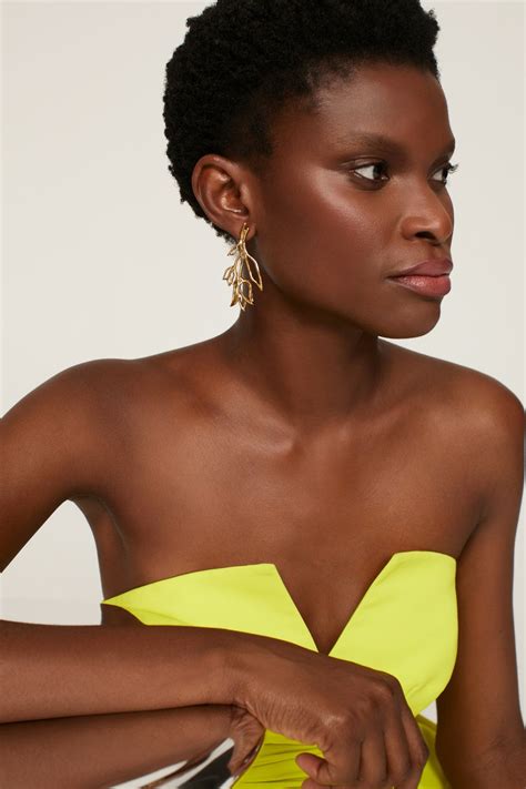 Bouquet Earrings By Oscar De La Renta Rent The Runway