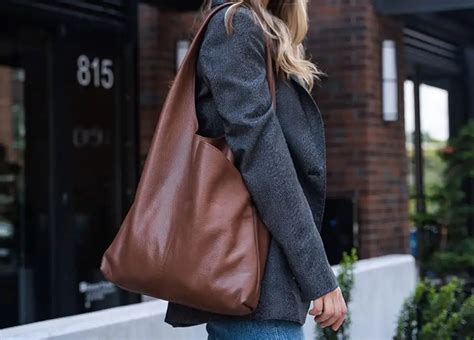 کیف دخترانه و زنانه قیمت و خرید کیف جدید و شیک شیکومد