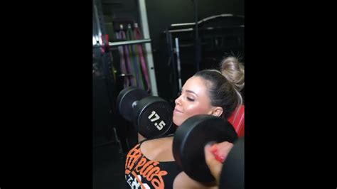 Australias Best Bodybuilder Staphanie Sanzo Fitness Model Shoulder