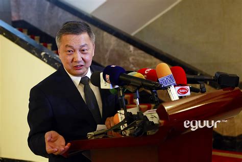 З Энхболд Намайг жил байцаалаа Үнэндээ гишүүд хуулийнхантай нийлж зохиосон гүтгэлэг Eguur Mn