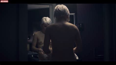 Jasmin Minz Nue Dans Skylines