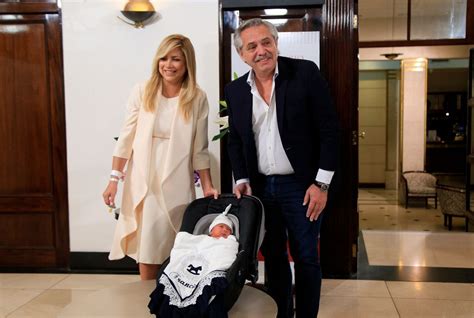 Alberto Fernández Y Fabiola Yañez Presentaron A Su Hijo Francisco
