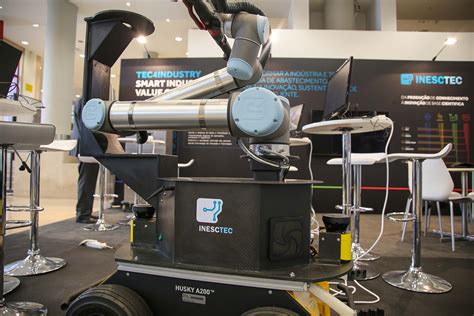 Robô Para Indústrias Automóvel E Aeroespacial Vai Ser Testado No Porto