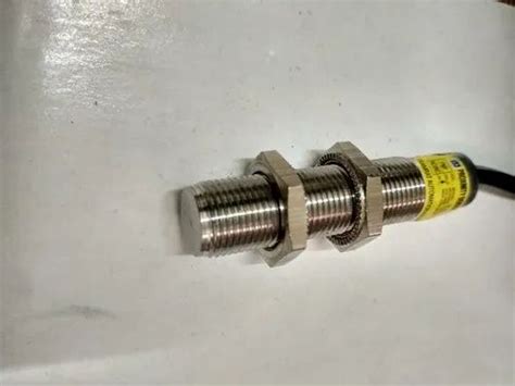 Samrat Stainless Steel Metal Face Inductive Proximity Sensor Sensing Distance Mm At
