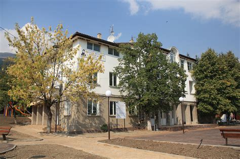 Selo Bg Антон е село в Западна България То е единственото населено място в община Антон