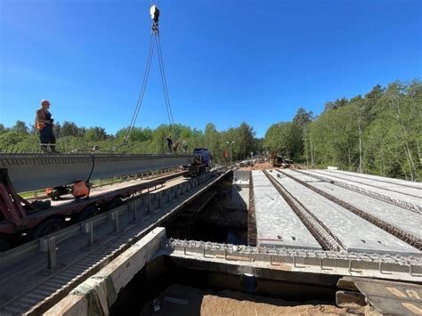 Ремонт моста через реку Чёрную продолжается в Плюсском районе