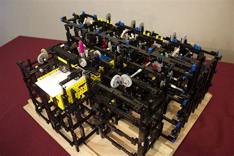 Apple Engineer Builds Programmable Drawing Machine Out Of Legos The Verge