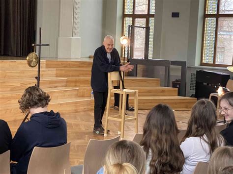 Ērika Vilsona Izrāde Hamlets Jelgavas Valsts ģimnāzija