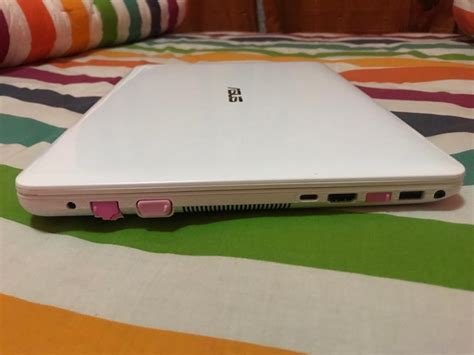 Laptop Asus Baru Warna Putih Belum Di Pake Elektronik Komputer