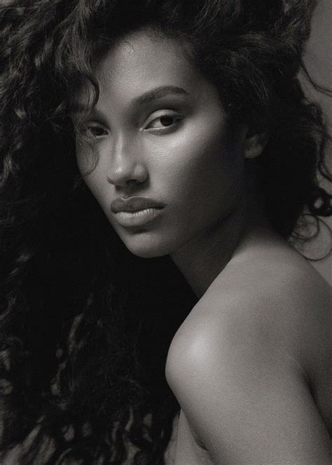 Joyce Oliveira Mainboard Women Mgm Models