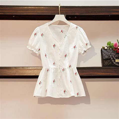 Plus Size Floral Embroidery White Blouse Yensjukd