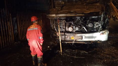 Hendak Jemput Wisatawan Bus Pariwisata Malah Terbakar Kanalbogor