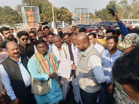Balrampur Bandh In Protest Against The Assault Sp Mohit Garg Was