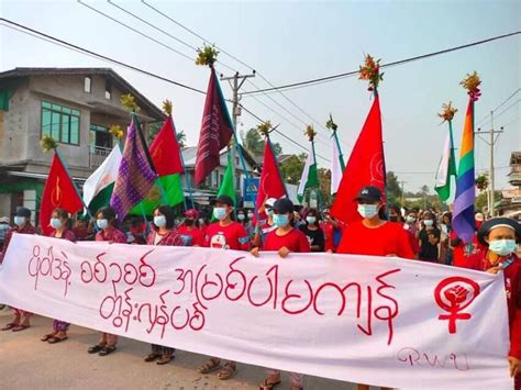 လောင်းလုံးတွင် အမျိုးသမီးများ ဦးဆောင်ကာ အကြမ်းဖက် စစ်အာဏာရှင် အမြစ်ပြတ