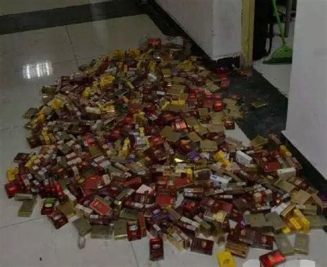 妻子把丈夫抽了四年烟的烟盒放在一起后，发现了令人震惊的秘密！ 知乎