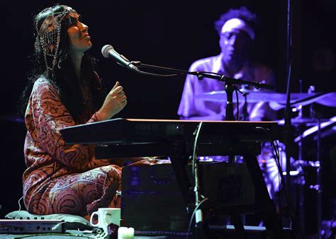 Concert Photo Gallery Billy Idol Bikini Kill Simrit Beabadoobee And