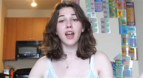 Youtuber Caroline Konstnar Bị Chỉ Trích Vì Giả Vờ Mang Thai để Lùa Fan