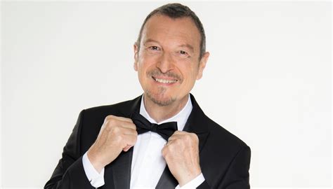 Amadeus Sul Nove Si Dà Alla Corrida Come Funziona Nino Frassica Super