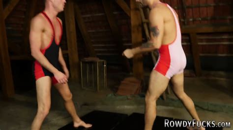 Muscly Wrestler Gets Ass Plowed Eporner