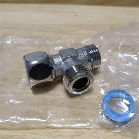 Totoウォシュレット取り付け用 片ナットチーズ 分岐金具 By メルカリ