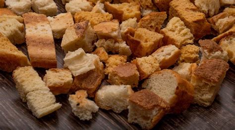 Як з користю використати черствий хліб у господарстві НОВИНИ