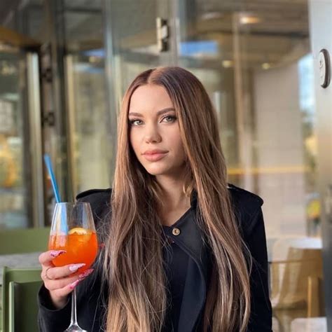🦋𝑀𝒶𝓇𝒾𝒶 𝒜𝓁𝒾𝓂𝑜𝓋𝒶🦋 Barbiemmm • Threads Say More