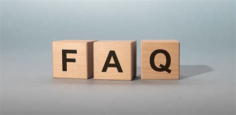 회색 파란색 배경에 Faq 나무 블록 단어입니다 자주 묻는 질문 답변 Qampa 정보 개념 질의응답에 대한 스톡 사진 및 기타