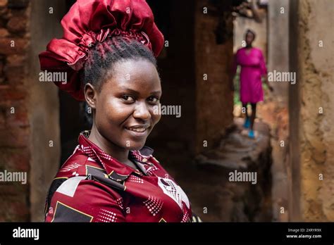 Local Woman In Traditional Hat In Kampala Uganda Stock Photo Alamy